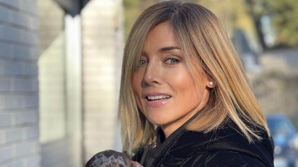 Ricordate Elisabetta Ferracini, figlia di Mara Venier? Ecco oggi come ... Ricordate Elisabetta Ferracini, figlia di Mara Venier? Ecco oggi come ...